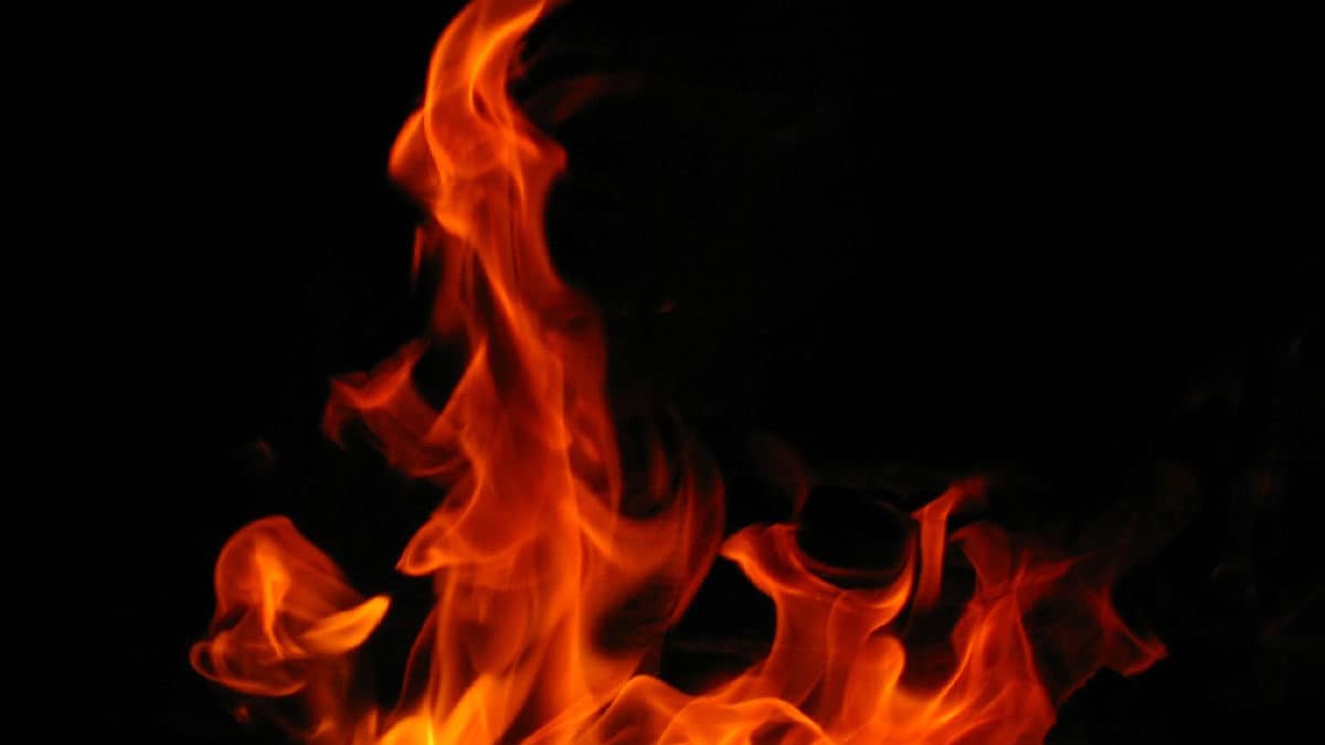 Physics Week - Heat - Fun Kids - the UK's children's radio station