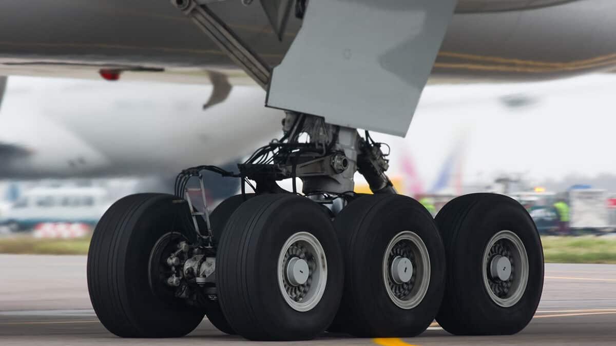 Amy's Aviation: Landing Gear - Fun Kids - the UK's children's radio station