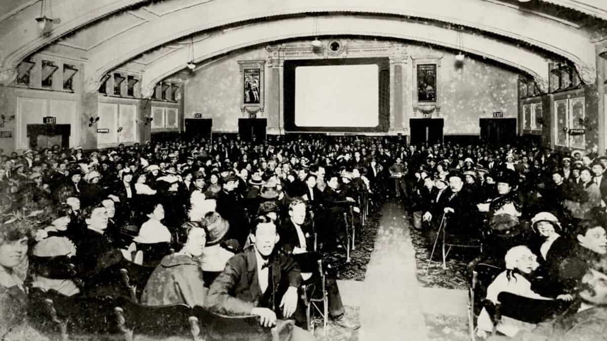 Entertainment in 1914 - Fun Kids - the UK's children's radio station