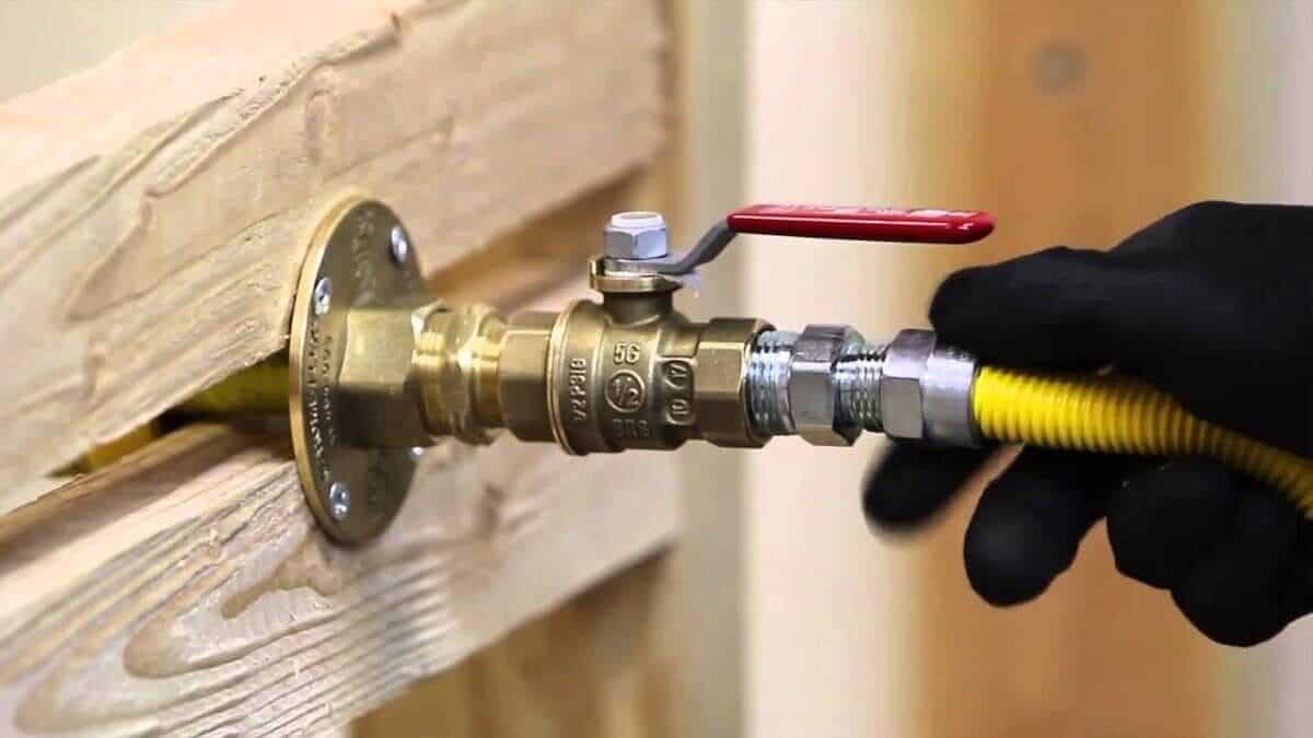 How does gas get into our homes? How is gas extracted from the earth ...